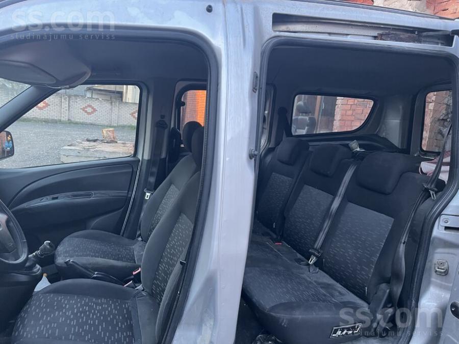 Pelēks Opel Combo 2013 Daugavpils, ar dzinēja tilpumu 1.60 L un nobraukumu 345 tūkst. km par 3500 €, foto 11 vietnē AUTOMOTO.COM.LV