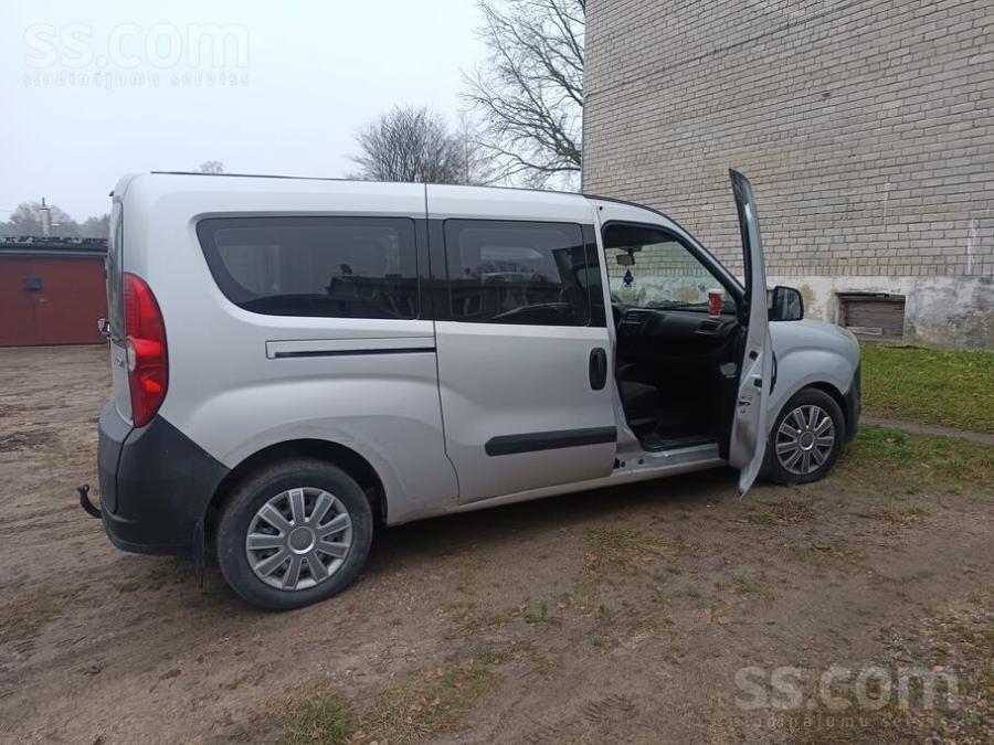 Pelēks Opel Combo 2013 Rīga, ar dzinēja tilpumu 1.60 L un nobraukumu 300 tūkst. km par 3000 €, foto 2 vietnē AUTOMOTO.COM.LV