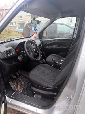 Pelēks Opel Combo 2013 Rīga, ar dzinēja tilpumu 1.60 L un nobraukumu 300 tūkst. km par 3000 €, foto 3 vietnē AUTOMOTO.COM.LV