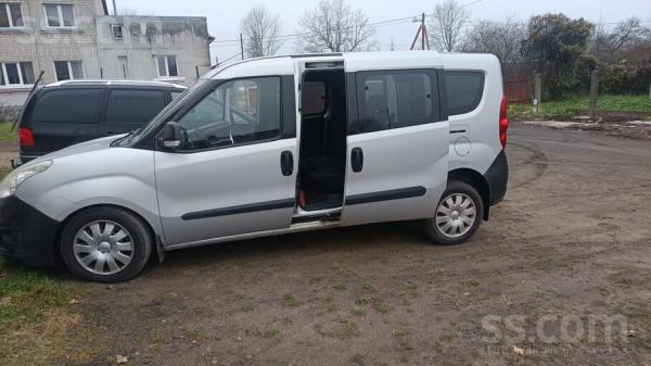 Grey Opel Combo 2013 in Riga, with an engine capacity of 1.60 L and mileage of 300 thousand km for 3000 €, photo 4 on AUTOMOTO.COM.LV
