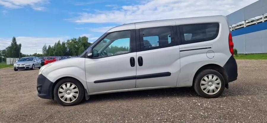 Grey Opel Combo 2013 in Daugavpils, with an engine capacity of 1.60 L and mileage of 341 thousand km for 2750 €, photo 3 on AUTOMOTO.COM.LV