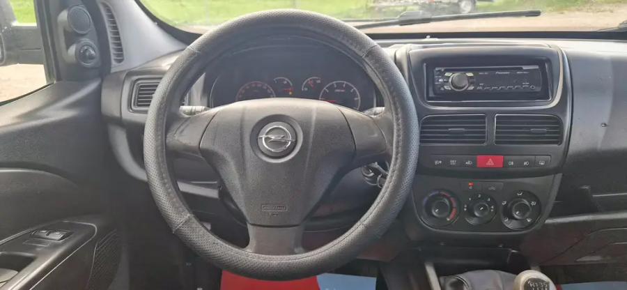 Grey Opel Combo 2013 in Daugavpils, with an engine capacity of 1.60 L and mileage of 341 thousand km for 2750 €, photo 11 on AUTOMOTO.COM.LV