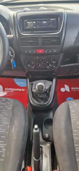Grey Opel Combo 2013 in Daugavpils, with an engine capacity of 1.60 L and mileage of 341 thousand km for 2750 €, photo 12 on AUTOMOTO.COM.LV