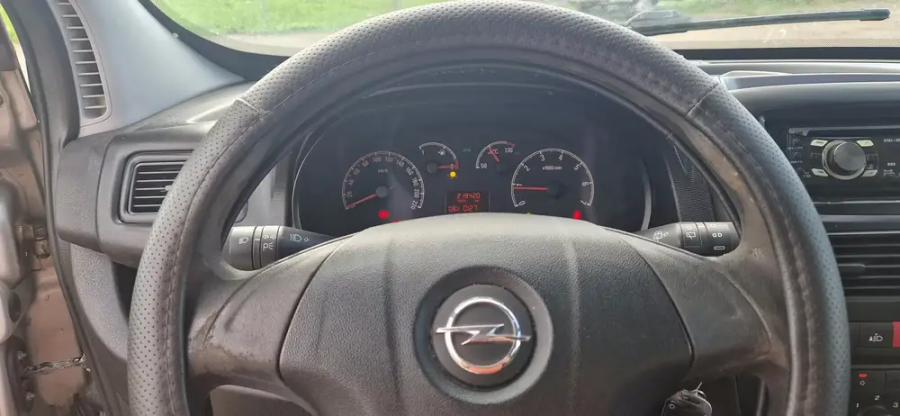 Grey Opel Combo 2013 in Daugavpils, with an engine capacity of 1.60 L and mileage of 341 thousand km for 2750 €, photo 14 on AUTOMOTO.COM.LV