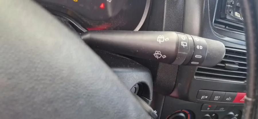 Grey Opel Combo 2013 in Daugavpils, with an engine capacity of 1.60 L and mileage of 341 thousand km for 2750 €, photo 16 on AUTOMOTO.COM.LV