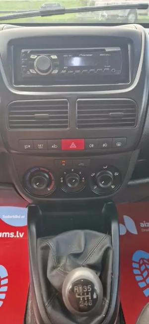 Grey Opel Combo 2013 in Daugavpils, with an engine capacity of 1.60 L and mileage of 341 thousand km for 2750 €, photo 17 on AUTOMOTO.COM.LV