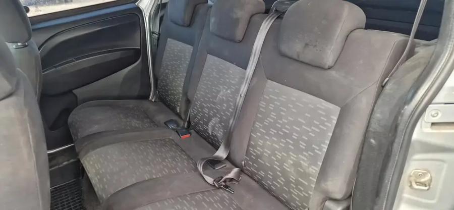 Grey Opel Combo 2013 in Daugavpils, with an engine capacity of 1.60 L and mileage of 341 thousand km for 2750 €, photo 20 on AUTOMOTO.COM.LV