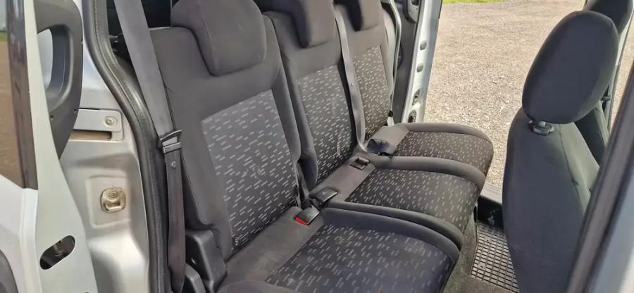 Grey Opel Combo 2013 in Daugavpils, with an engine capacity of 1.60 L and mileage of 341 thousand km for 2750 €, photo 21 on AUTOMOTO.COM.LV