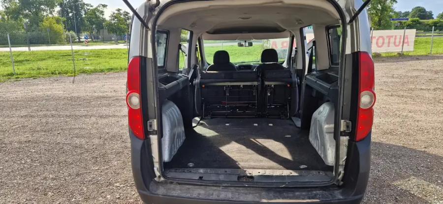 Grey Opel Combo 2013 in Daugavpils, with an engine capacity of 1.60 L and mileage of 341 thousand km for 2750 €, photo 30 on AUTOMOTO.COM.LV