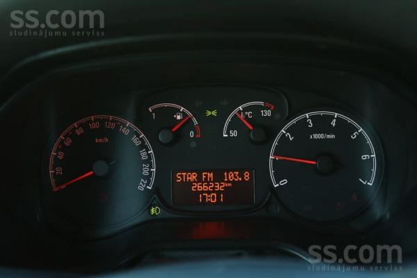 Pelēks Opel Combo 2013 Kuldīga, ar dzinēja tilpumu 1.60 L un nobraukumu 266 tūkst. km par 4550 €, foto 10 vietnē AUTOMOTO.COM.LV