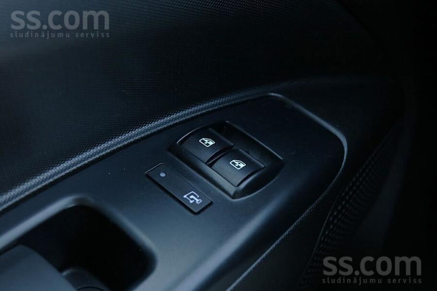 Grey Opel Combo 2013 in Kuldiga, with an engine capacity of 1.60 L and mileage of 266 thousand km for 4550 €, photo 15 on AUTOMOTO.COM.LV