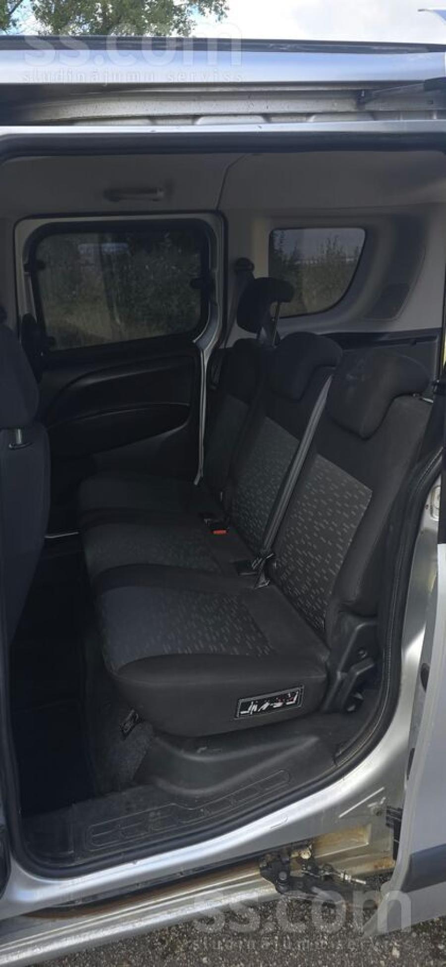 Grey Opel Combo 2014 in Rezekne, with an engine capacity of 1.30 L and mileage of 322 thousand km for 2800 €, photo 6 on AUTOMOTO.COM.LV