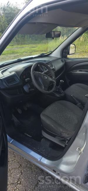Grey Opel Combo 2014 in Rezekne, with an engine capacity of 1.30 L and mileage of 322 thousand km for 2800 €, photo 7 on AUTOMOTO.COM.LV