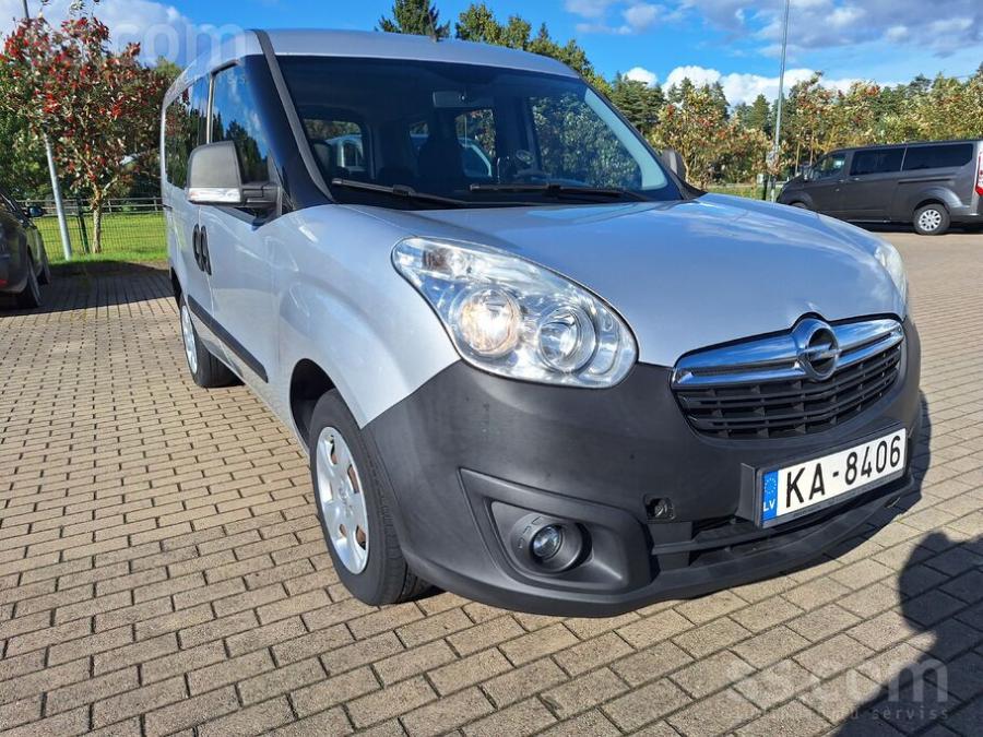 Grey Opel Combo 2015 in Riga, with an engine capacity of 1.30 L and mileage of 254 thousand km for 3900 €, photo 3 on AUTOMOTO.COM.LV