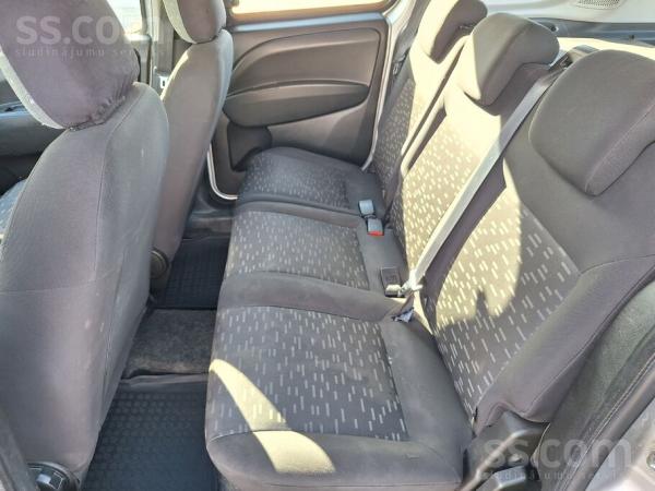 Opel Combo 2015 Rīga vietnē Pelēks Opel Combo 2015 Rīga, ar dzinēja tilpumu 1.30 L un nobraukumu 254 tūkst. km par 3900 €, foto 7 vietnē AUTOMOTO.COM.LV