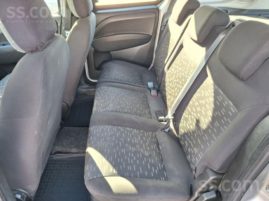 Grey Opel Combo 2015 in Riga, with an engine capacity of 1.30 L and mileage of 254 thousand km for 3900 €, photo 7 on AUTOMOTO.COM.LV