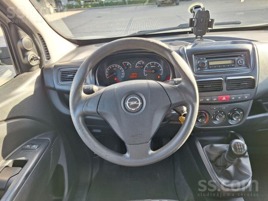 Grey Opel Combo 2015 in Riga, with an engine capacity of 1.30 L and mileage of 254 thousand km for 3900 €, photo 9 on AUTOMOTO.COM.LV