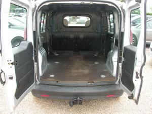 Grey Opel Combo 2017 in Riga, with an engine capacity of 1.60 L and mileage of 78 thousand km for 6950 €, photo 6 on AUTOMOTO.COM.LV