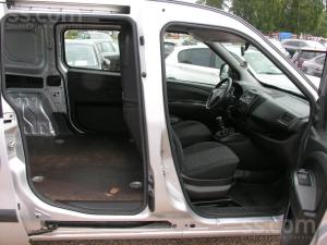 Grey Opel Combo 2017 in Riga, with an engine capacity of 1.60 L and mileage of 78 thousand km for 6950 €, photo 7 on AUTOMOTO.COM.LV