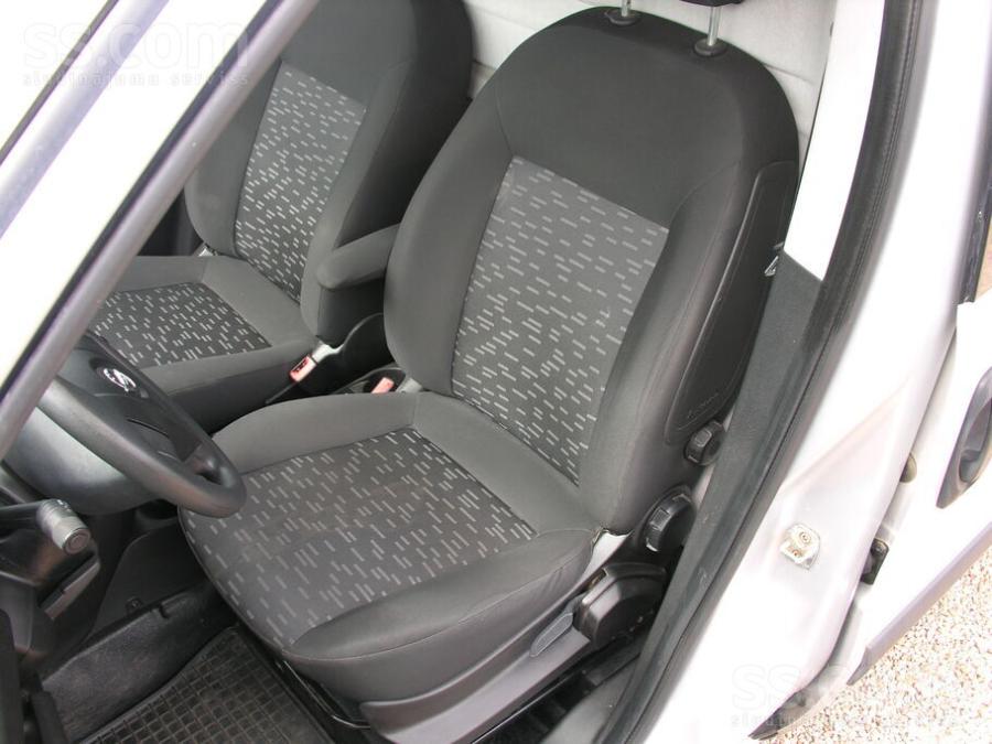 Grey Opel Combo 2017 in Riga, with an engine capacity of 1.60 L and mileage of 78 thousand km for 6950 €, photo 11 on AUTOMOTO.COM.LV