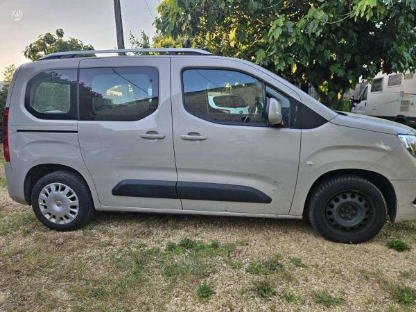Pelēks Opel Combo 2018 Tauragė, ar dzinēja tilpumu 1.50 L un nobraukumu 147 tūkst. km par 8200 €, foto 6 vietnē AUTOMOTO.COM.LV