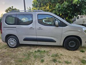 Pelēks Opel Combo 2018 Tauragė, ar dzinēja tilpumu 1.50 L un nobraukumu 147 tūkst. km par 8200 €, foto 7 vietnē AUTOMOTO.COM.LV
