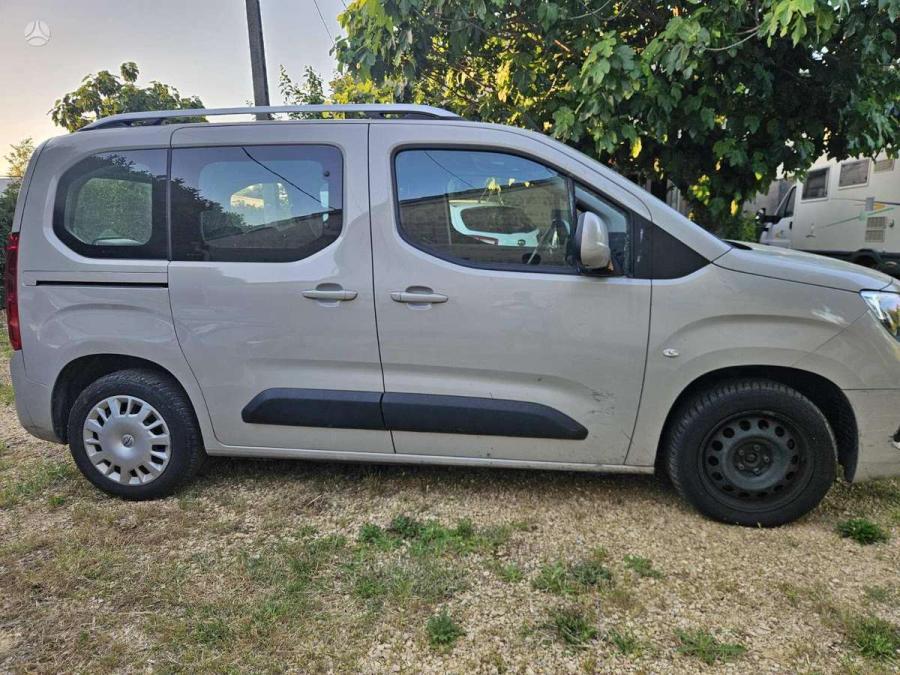 Pelēks Opel Combo 2018 Tauragė, ar dzinēja tilpumu 1.50 L un nobraukumu 147 tūkst. km par 8200 €, foto 7 vietnē AUTOMOTO.COM.LV