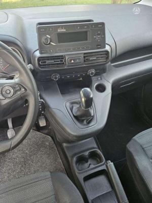Pelēks Opel Combo 2018 Tauragė, ar dzinēja tilpumu 1.50 L un nobraukumu 147 tūkst. km par 8200 €, foto 12 vietnē AUTOMOTO.COM.LV