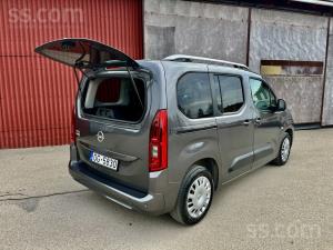 Grey Opel Combo 2020 in Talsi, with an engine capacity of 1.50 L and mileage of 194 thousand km for 12200 €, photo 4 on AUTOMOTO.COM.LV