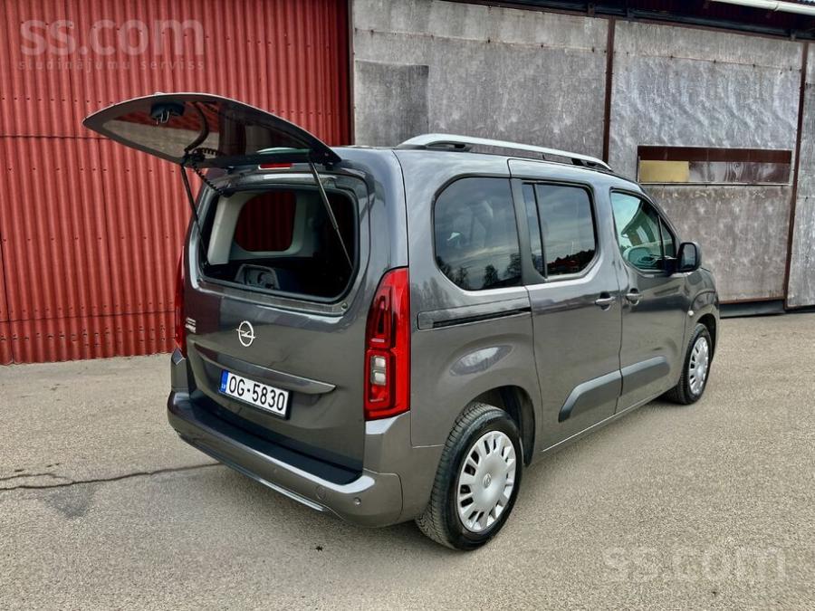 Grey Opel Combo 2020 in Talsi, with an engine capacity of 1.50 L and mileage of 194 thousand km for 12200 €, photo 4 on AUTOMOTO.COM.LV