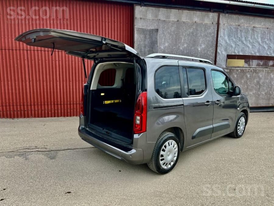 Grey Opel Combo 2020 in Talsi, with an engine capacity of 1.50 L and mileage of 194 thousand km for 12200 €, photo 5 on AUTOMOTO.COM.LV