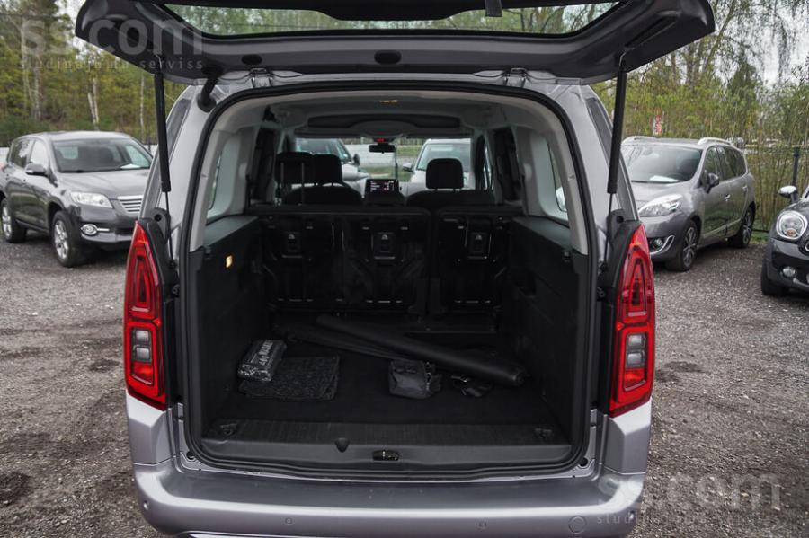 Grey Opel Combo 2020 in Riga, with an engine capacity of 1.50 L and mileage of 155 thousand km for 10990 €, photo 6 on AUTOMOTO.COM.LV