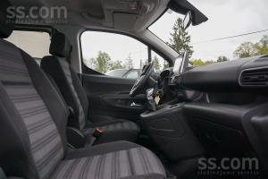 Grey Opel Combo 2020 in Riga, with an engine capacity of 1.50 L and mileage of 155 thousand km for 10990 €, photo 7 on AUTOMOTO.COM.LV