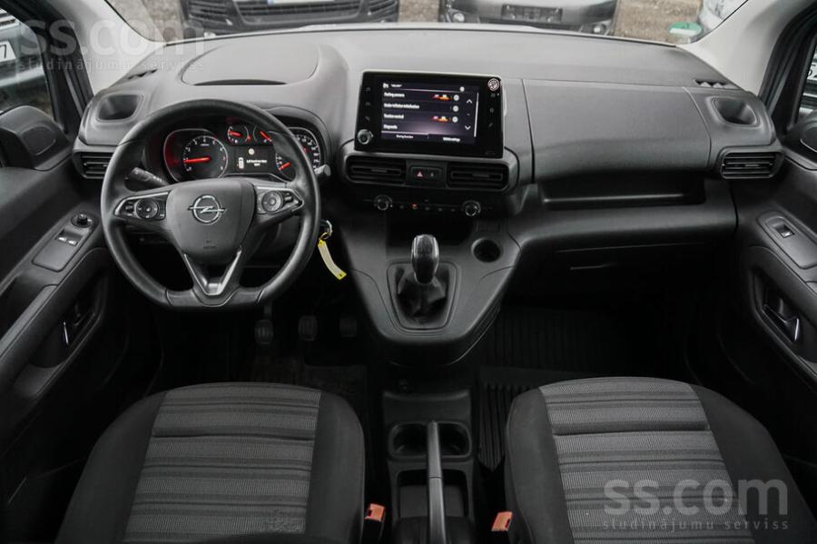 Grey Opel Combo 2020 in Riga, with an engine capacity of 1.50 L and mileage of 155 thousand km for 10990 €, photo 10 on AUTOMOTO.COM.LV