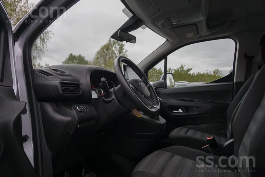 Grey Opel Combo 2020 in Riga, with an engine capacity of 1.50 L and mileage of 155 thousand km for 10990 €, photo 12 on AUTOMOTO.COM.LV