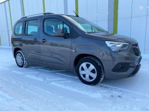 Grey Opel Combo 2021 in Raseiniai, with an engine capacity of 1.50 L and mileage of 104 thousand km for 9300 €, photo  on AUTOMOTO.COM.LV