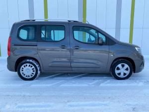 Grey Opel Combo 2021 in Raseiniai, with an engine capacity of 1.50 L and mileage of 104 thousand km for 9300 €, photo 3 on AUTOMOTO.COM.LV