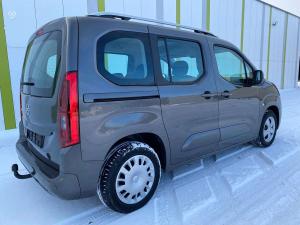 Grey Opel Combo 2021 in Raseiniai, with an engine capacity of 1.50 L and mileage of 104 thousand km for 9300 €, photo 4 on AUTOMOTO.COM.LV