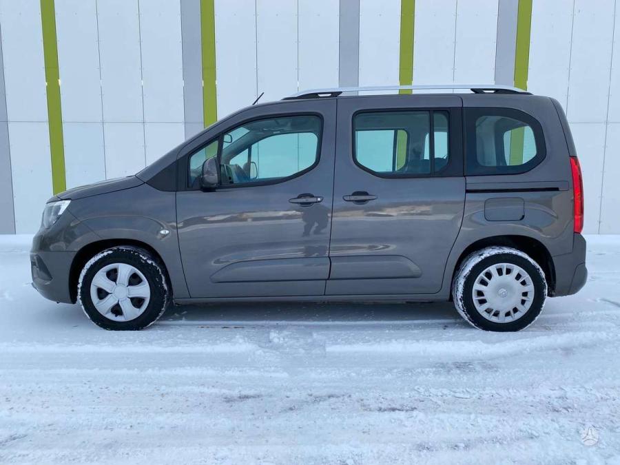 Grey Opel Combo 2021 in Raseiniai, with an engine capacity of 1.50 L and mileage of 104 thousand km for 9300 €, photo 7 on AUTOMOTO.COM.LV