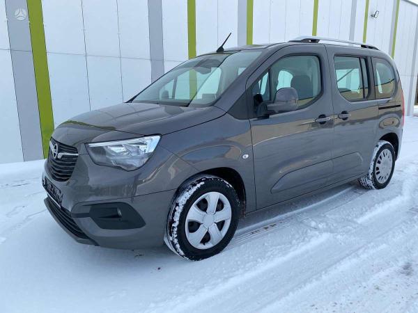 Grey Opel Combo 2021 in Raseiniai, with an engine capacity of 1.50 L and mileage of 104 thousand km for 9300 €, photo 9 on AUTOMOTO.COM.LV