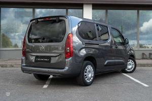 Grey Opel Combo 2022 in Vilnius, with an engine capacity of 1.20 L and mileage of 78 thousand km for 16450 €, photo 6 on AUTOMOTO.COM.LV