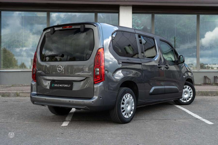 Grey Opel Combo 2022 in Vilnius, with an engine capacity of 1.20 L and mileage of 78 thousand km for 16450 €, photo 6 on AUTOMOTO.COM.LV
