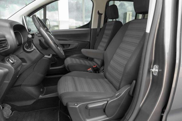 Grey Opel Combo 2022 in Vilnius, with an engine capacity of 1.20 L and mileage of 78 thousand km for 16450 €, photo 9 on AUTOMOTO.COM.LV