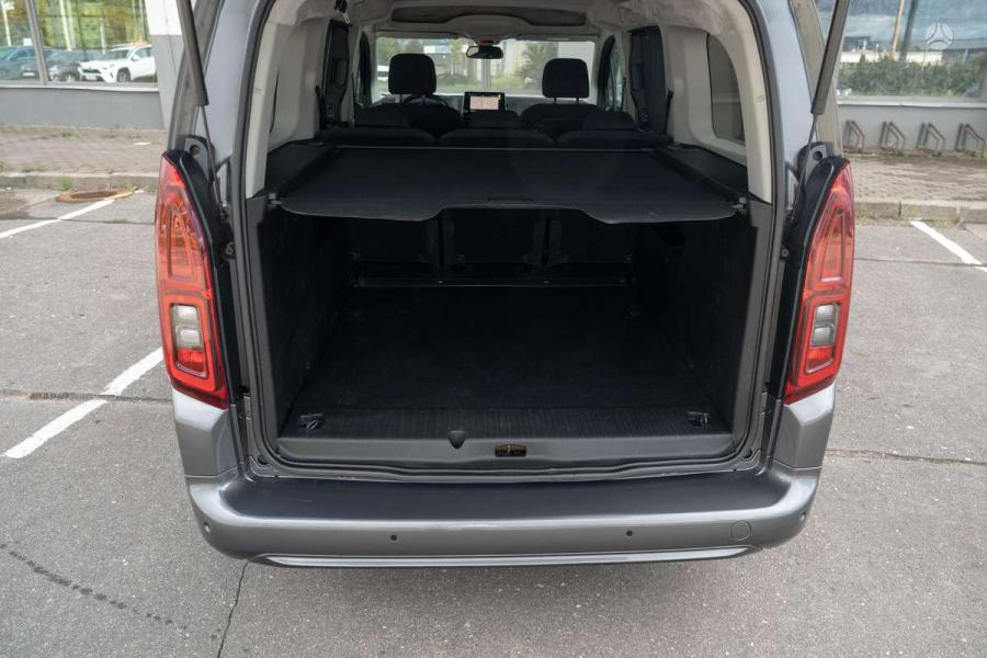 Grey Opel Combo 2022 in Vilnius, with an engine capacity of 1.20 L and mileage of 78 thousand km for 16450 €, photo 14 on AUTOMOTO.COM.LV