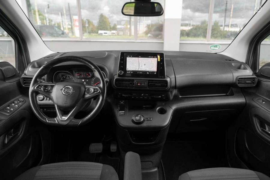 Grey Opel Combo 2022 in Vilnius, with an engine capacity of 1.20 L and mileage of 78 thousand km for 16450 €, photo 15 on AUTOMOTO.COM.LV