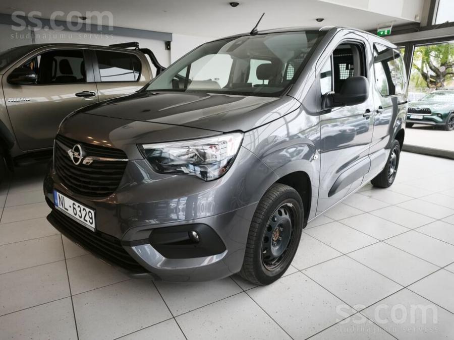 Pelēks Opel Combo 2023 Rīga, ar dzinēja tilpumu 1.50 L un nobraukumu 118 tūkst. km par 15900 €, foto 1 vietnē AUTOMOTO.COM.LV