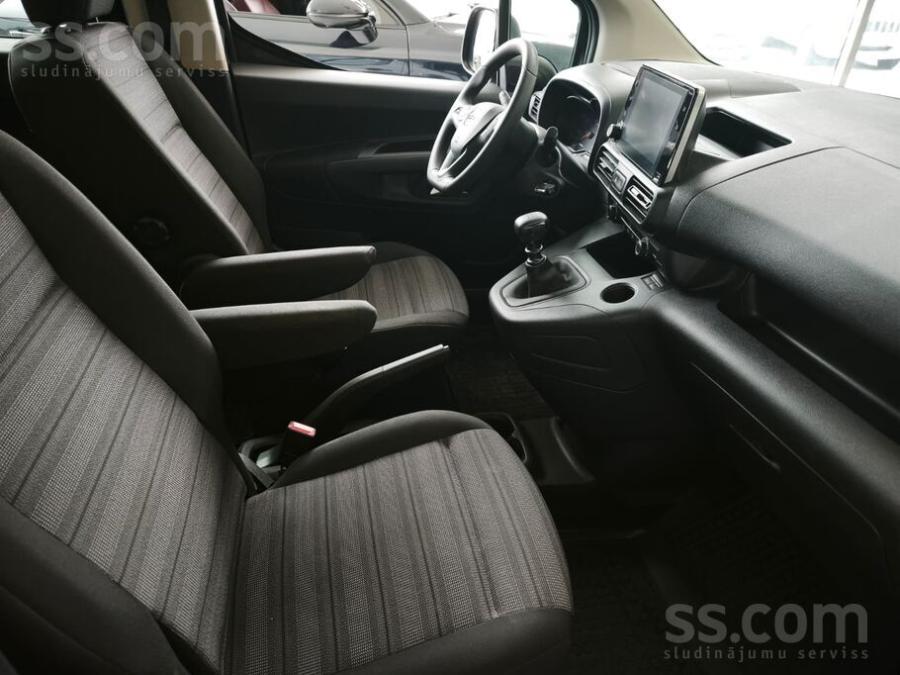 Pelēks Opel Combo 2023 Rīga, ar dzinēja tilpumu 1.50 L un nobraukumu 118 tūkst. km par 15900 €, foto 7 vietnē AUTOMOTO.COM.LV