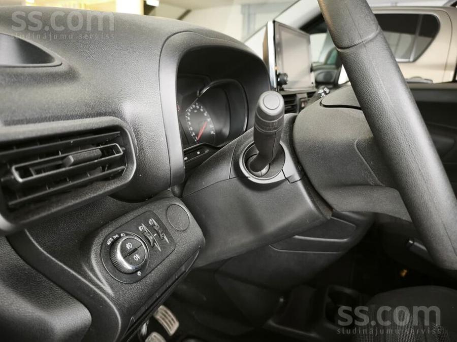 Pelēks Opel Combo 2023 Rīga, ar dzinēja tilpumu 1.50 L un nobraukumu 118 tūkst. km par 15900 €, foto 9 vietnē AUTOMOTO.COM.LV