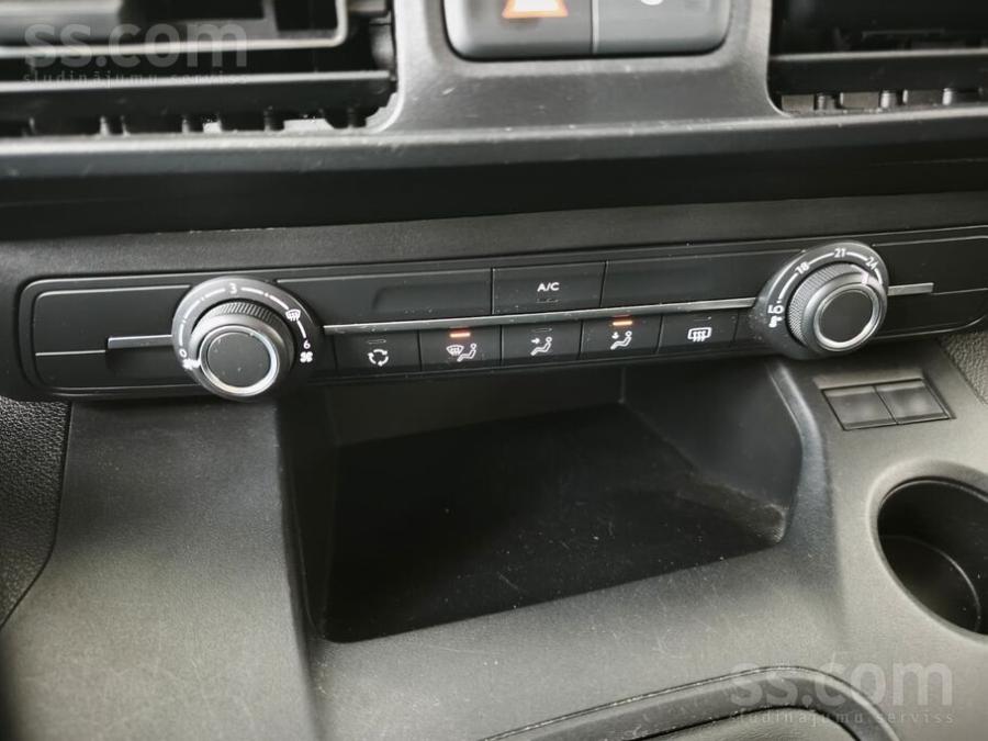 Pelēks Opel Combo 2023 Rīga, ar dzinēja tilpumu 1.50 L un nobraukumu 118 tūkst. km par 15900 €, foto 11 vietnē AUTOMOTO.COM.LV