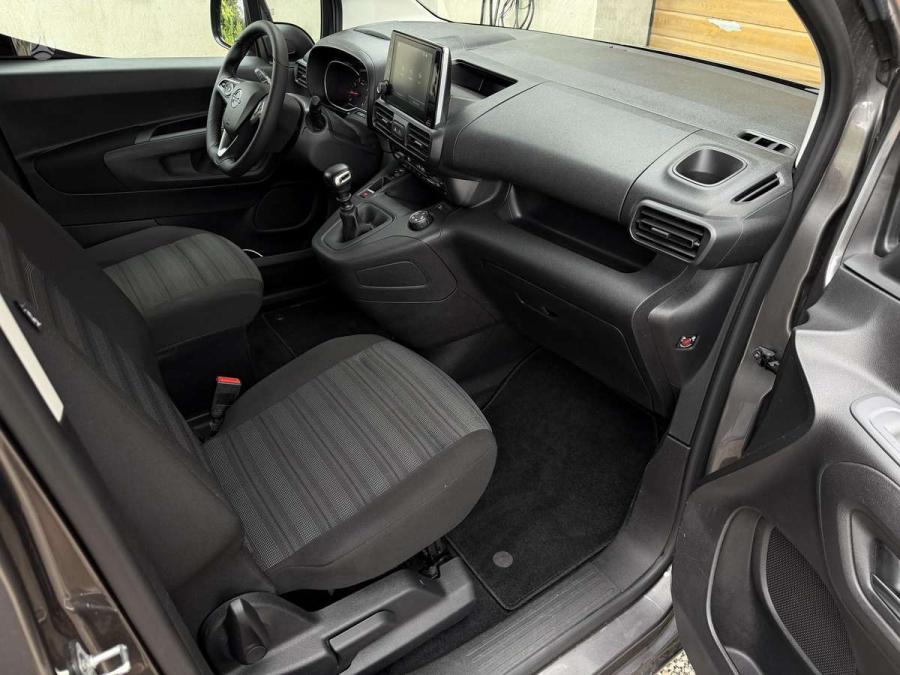 Pelēks Opel Combo 2023 Šauļi, ar dzinēja tilpumu 1.50 L un nobraukumu 227 tūkst. km par 13590 €, foto 30 vietnē AUTOMOTO.COM.LV